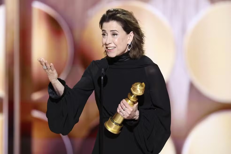 A TARDE FM - Fernanda Torres faz história e vence o Globo de Ouro A TARDE FM - Fernanda Torres faz história e vence o Globo de Ouro